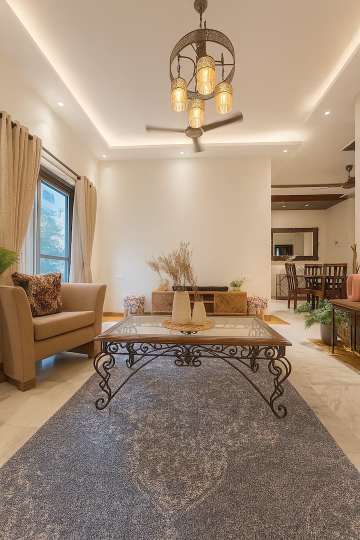 Luxurious 2 Bhk Home Theatre Retreat | Near Qutab - New Delhi