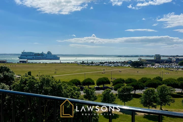 Luxury 3br Penthouse With Sea Views - Gosport