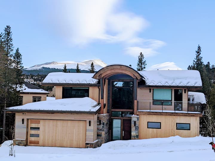 New Luxury Ski-in/ski-out Chalet - Breckenridge, CO