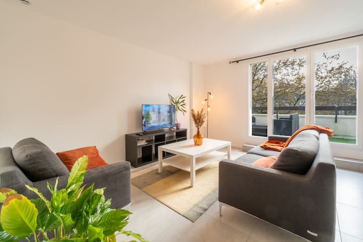 Maison De Ville Avec Terrasse Proche Métro - Saint-Grégoire