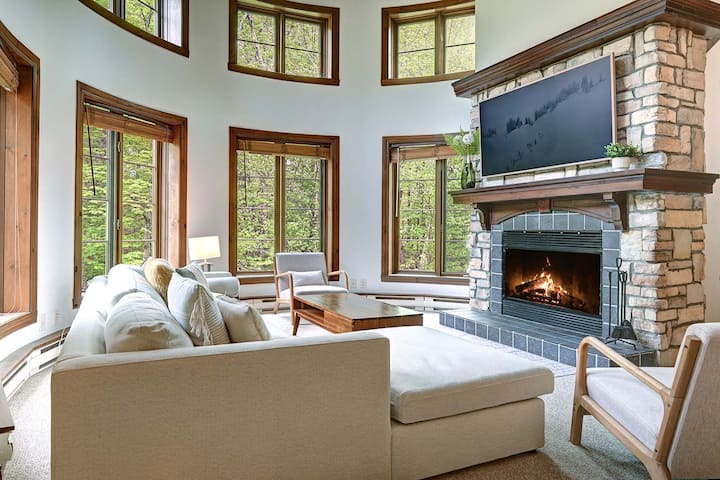 The Woodland Suite: Steps To Village - Mont-Tremblant