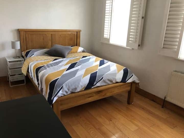 Room In Private Home In City Centre - 鄧萊裡