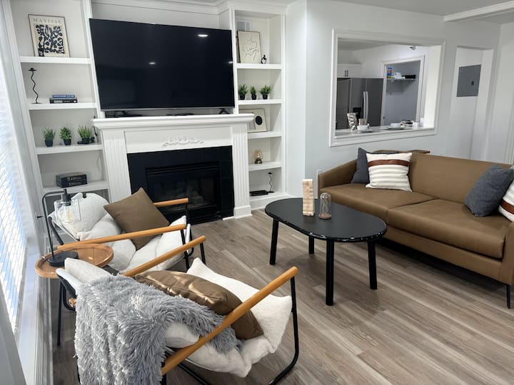 Luxury Studio- 1 Block To Town Square - Pammel State Park, Winterset