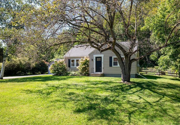 New! Berkshire Bliss. Williamstown Center - North Adams, MA