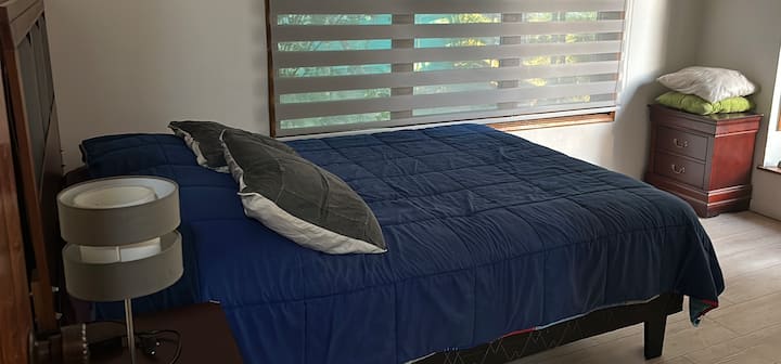 Habitación Con Cama Doble En Chicureo - Colina