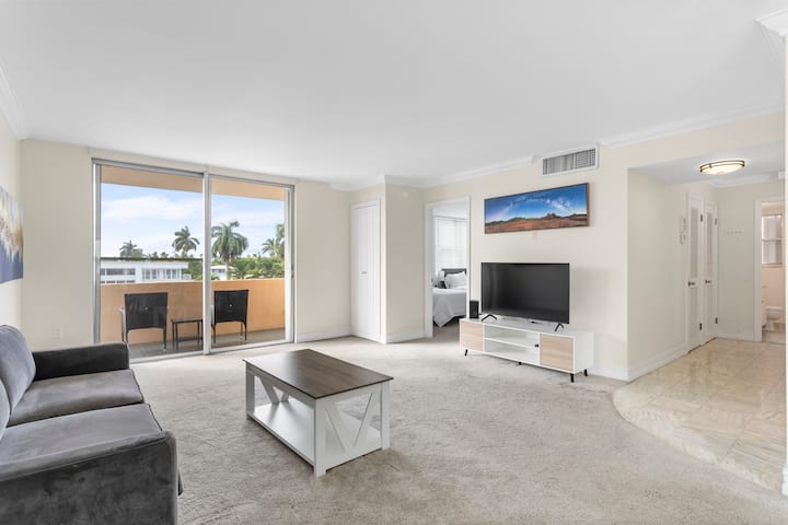 Bay Harbor Sunset Apt 3c - Surfside, FL