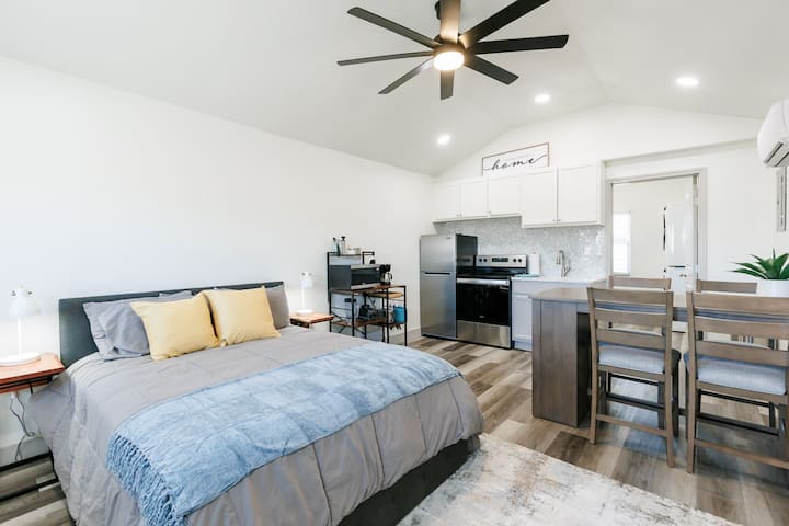 June Backhouse | Renovated Studio In Tech Terrace - Lubbock, TX