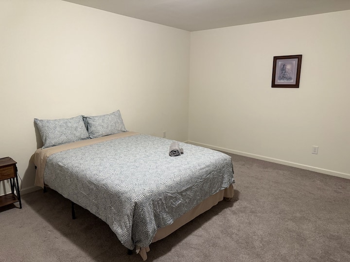 Neat Master Room A With Private Bathroom - Raleigh, NC