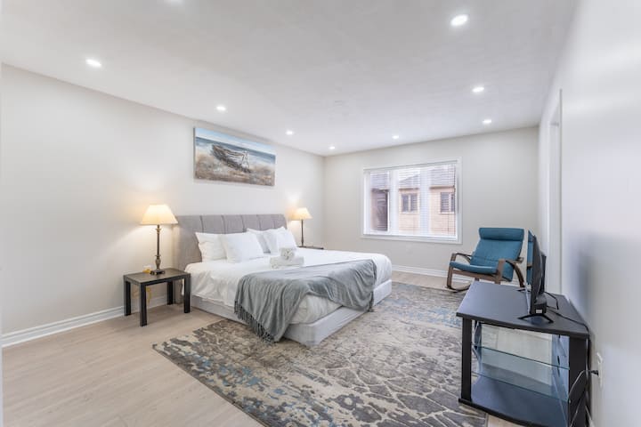 Spotless 5br Retreat + Office | Perfect For Groups - Caledon