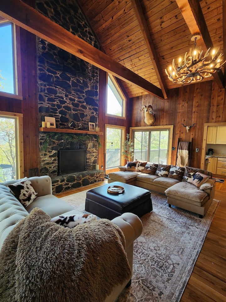 Summit Serenity - Walk To Slopes And Restaurants - Nellysford, VA