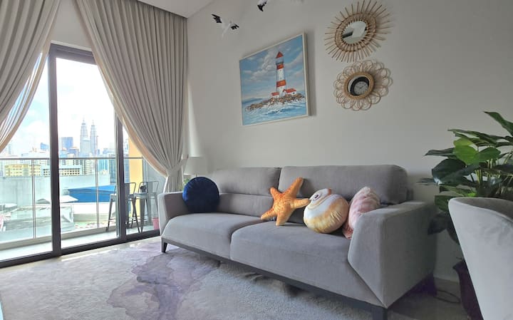 Beachtime 2br With Klcc View & Infinity Pool - Kuala Lumpur