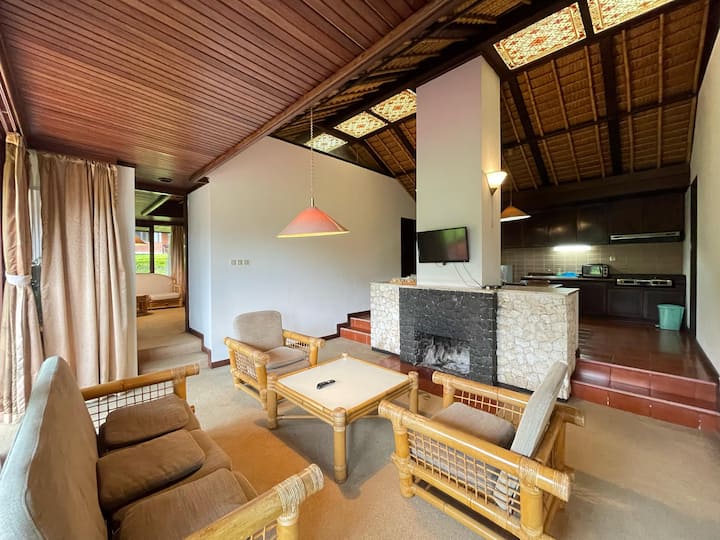 Near Bali Farm House And Buyan Lake - Deluxe Room - Munduk
