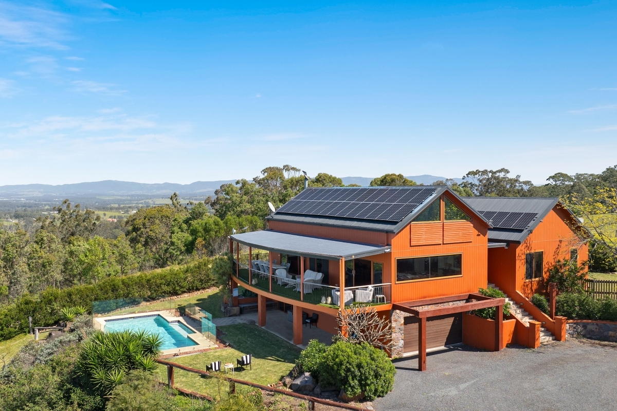 Grandview Estate: Stunning Views - Houses for Rent in Lovedale, New ...