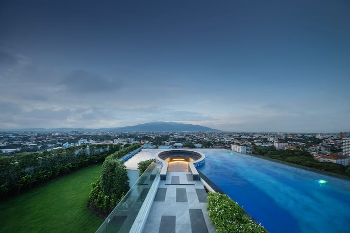 2 Bedroom Condo In Central City. - Chiang Mai