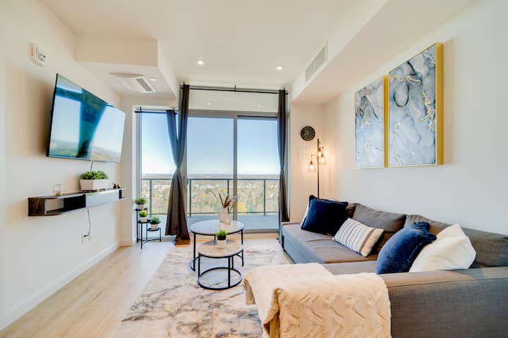 Stylish Open Concept Suite In Central Kw - Waterloo, ON, Canada