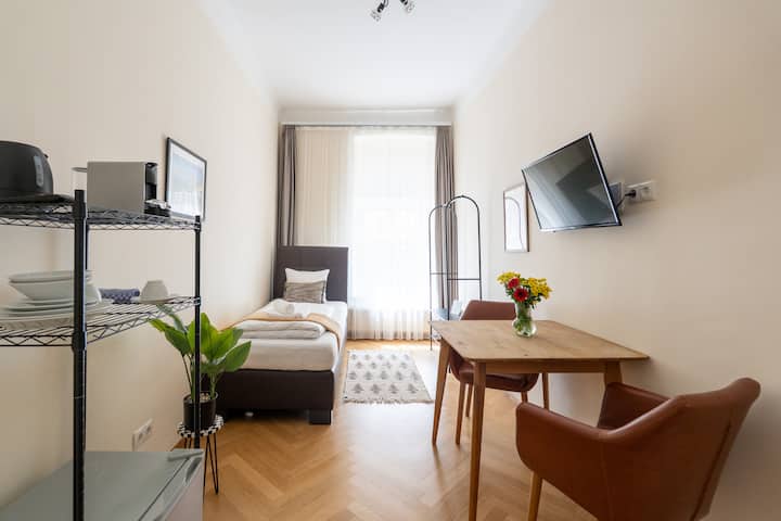 Schönbrunn Studio W/ Ac By Hm - Vienna