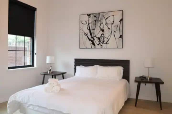 Gorg 1 Bed/ 1 Bath Steps To Nearby Shops - Montclair, NJ