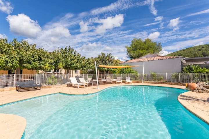 La Vacancière - Grande Maison Avec Piscine Jardin - Pourrières