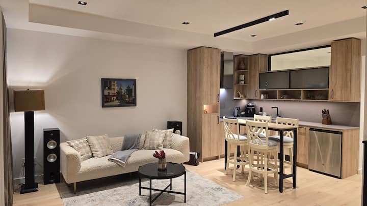 Cozy Modern Suite - Toronto