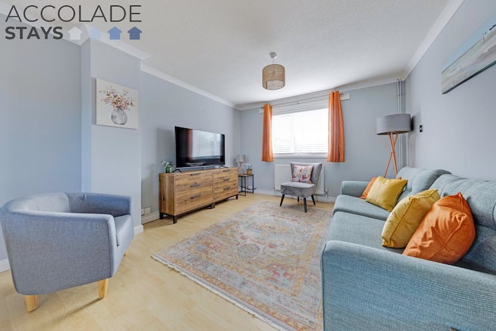 Great 3 Bed House With Parking - Basingstoke