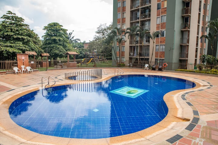 Acogedor, Familiar Y Completo Con Piscina - Envigado