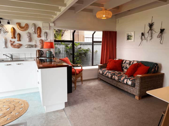 Raglan Waterfront Cottage - Raglan