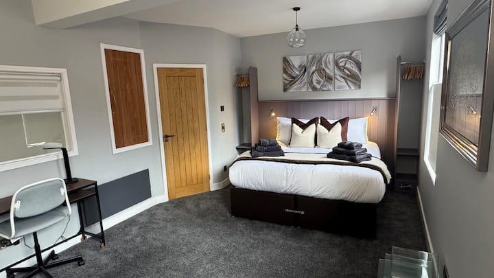 Entire Spacious Duplex Flat - Leicester