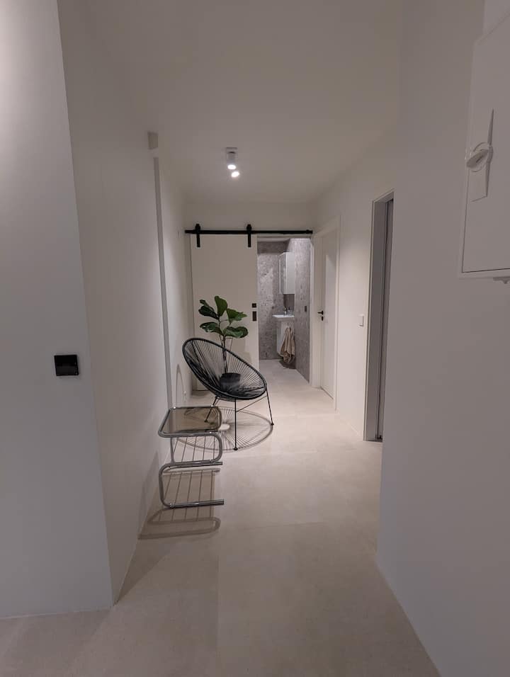 Cosy & Well Located!
3 Double Bedrooms - Selfoss