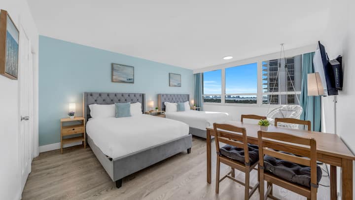 Bay-view, 2 Queens- Free Parking & Pool Access - Miami Beach, FL