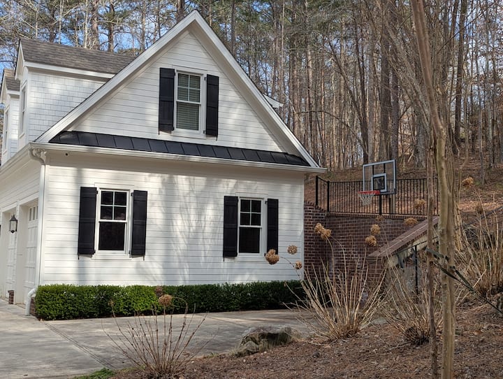 Secluded Luxury 1 Bedroom Guest Suite - Canton, GA