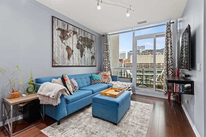 Lakeview Penthouse 1br - Pool, Gym & Free Parking - Toronto