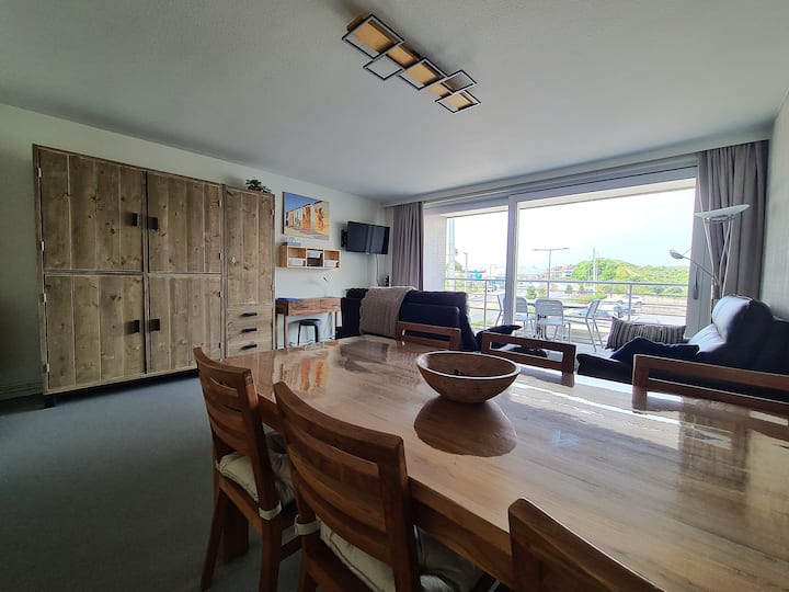 Appartement Met Zon En Ruimte In Oostduinkerke - Koksijde
