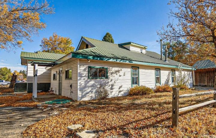 Taylor St Hostel - 5 Bedrooms - Colorado