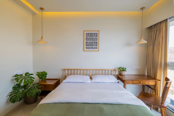 Minka: Cozy Japandi Studio For Couples & Travelers - Pune