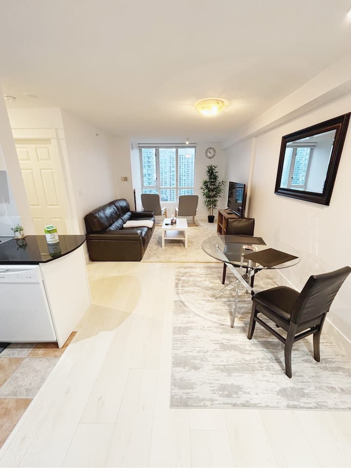 Entire Suite, High Fl Stunning Dt View! [Min. 3mo] - Vancouver