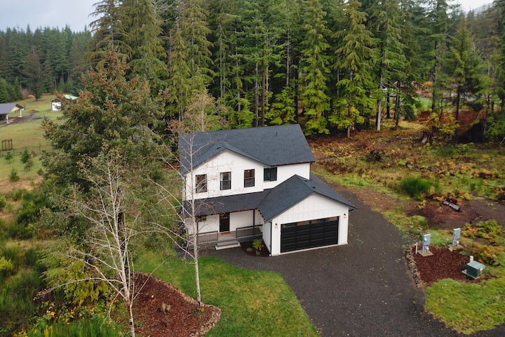 The Evergreen Sanctuary —  Luxury In The Olympics - Forks, WA