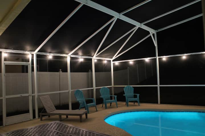 The Disney & Universal Dog House - Davenport, FL