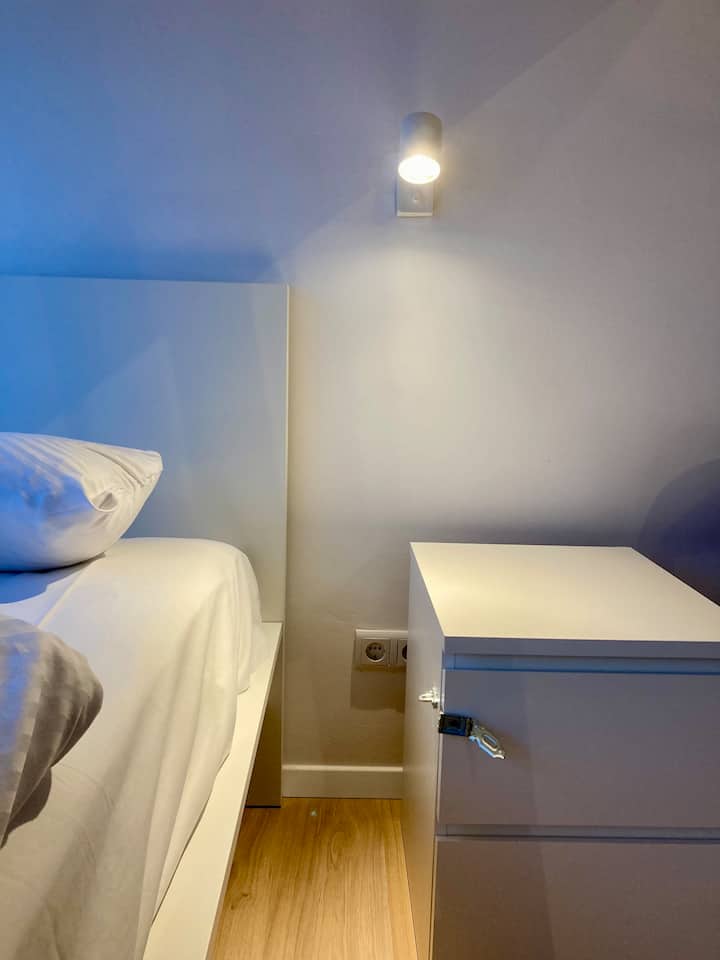 1 Bed In The Female Dorm @Minimal Hostel Kreuzberg - Berlin