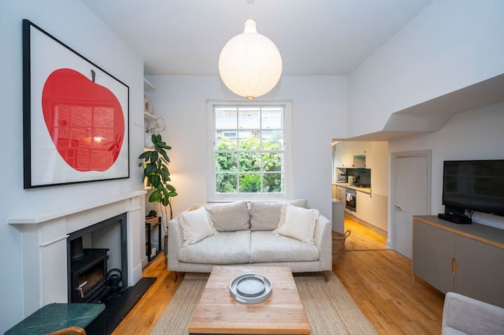 Luxury & Stylish Duplex With Private Garden - London