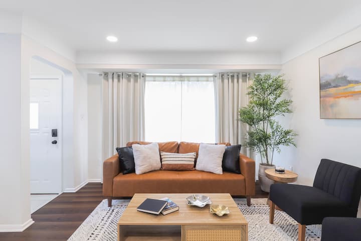 Modern Retreat |3bdr| Near Dtw & Detroit Downtown - Westland, MI