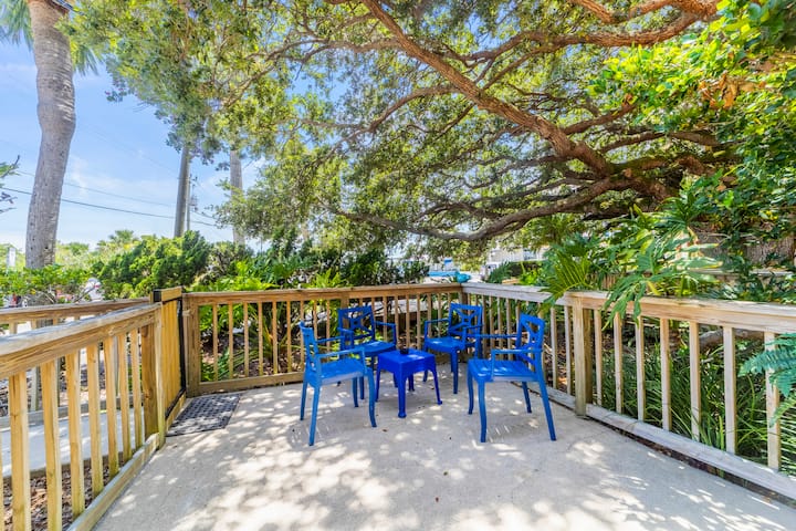 St. Aug Getaway • Near Vilano Beach + History - St. Augustine, FL