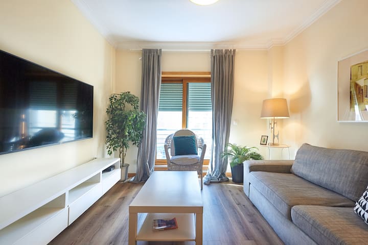 City Center, 2 Bedrooms, Lift, Wifi 500m - Lissabon