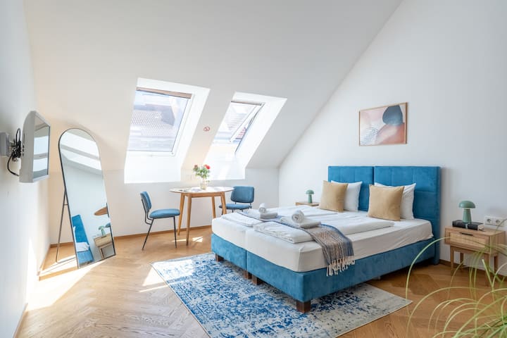 Schönbrunn Top-floor Gem W/ Ac By Hm - Vienna