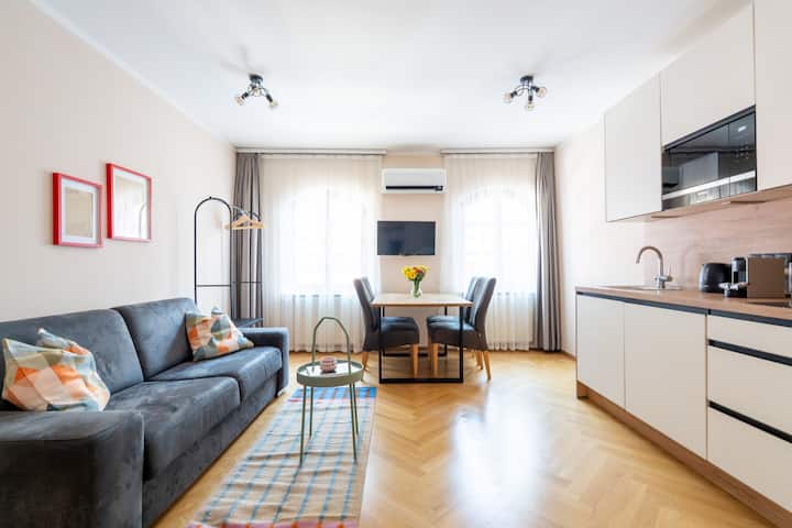 Schönbrunn Dual Unit W/ Ac By Hm - Vienna