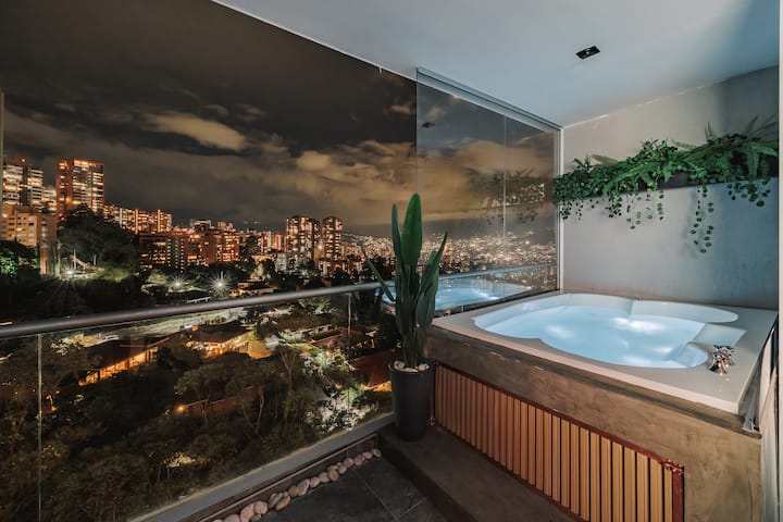 Poblado’s Views/19th-floor Oasis W Private Jacuzzi - Medellín
