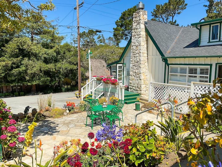 Deluxe King - Carmel-by-the-Sea, CA