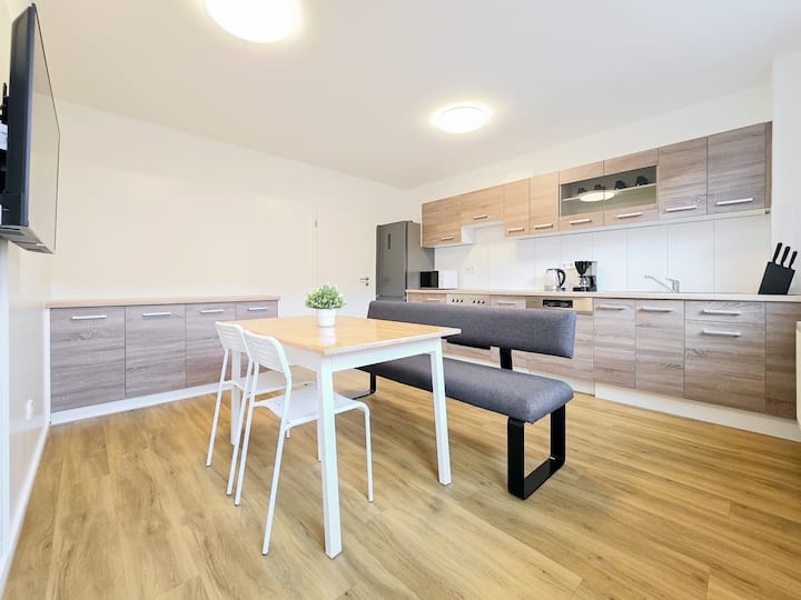 Raj Living - 2 Room Apartment - Citycenter - Krefeld
