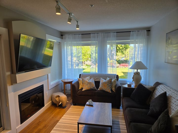 Oceanside Gardens - 1 Bedroom - Full Kitchen - Parksville