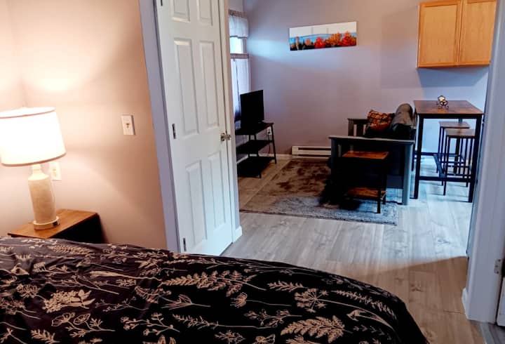 Cozy  3mins To  Mackinac Ferries & Free Parking - Mackinac Island, MI