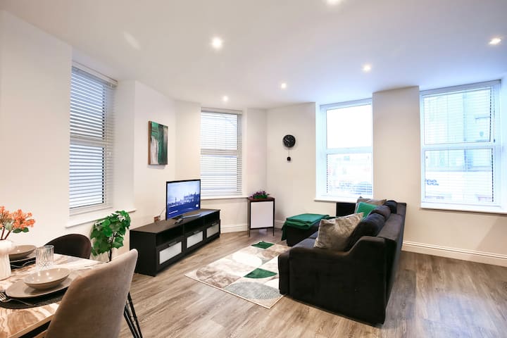 Churchill Square - Modern Studio - Sleeps 3 - Brighton